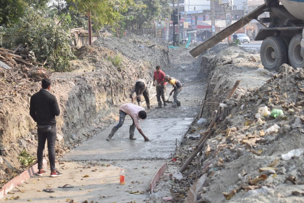 Smart Drainage System from Bairiya to Station via Lakshmi chowk ...