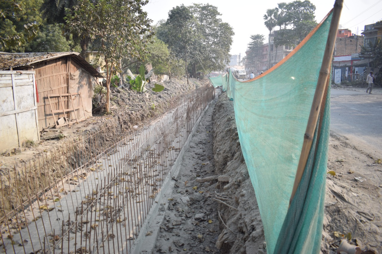 Smart Drainage System from Bairiya to Station via Lakshmi chowk ...